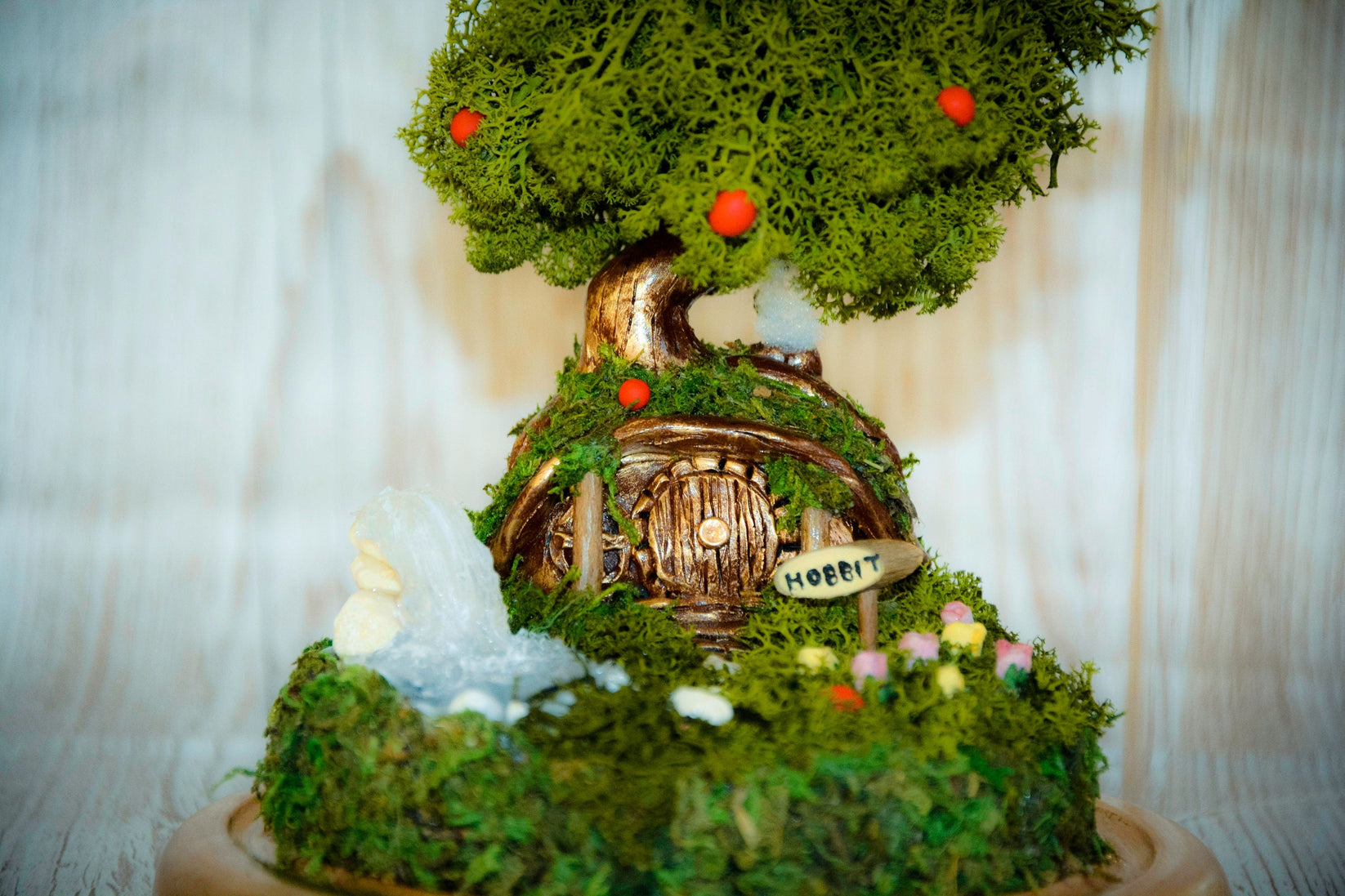 Hobbit House terrarium | Moss terrarium | RishStudio – mossartbyrishstudio